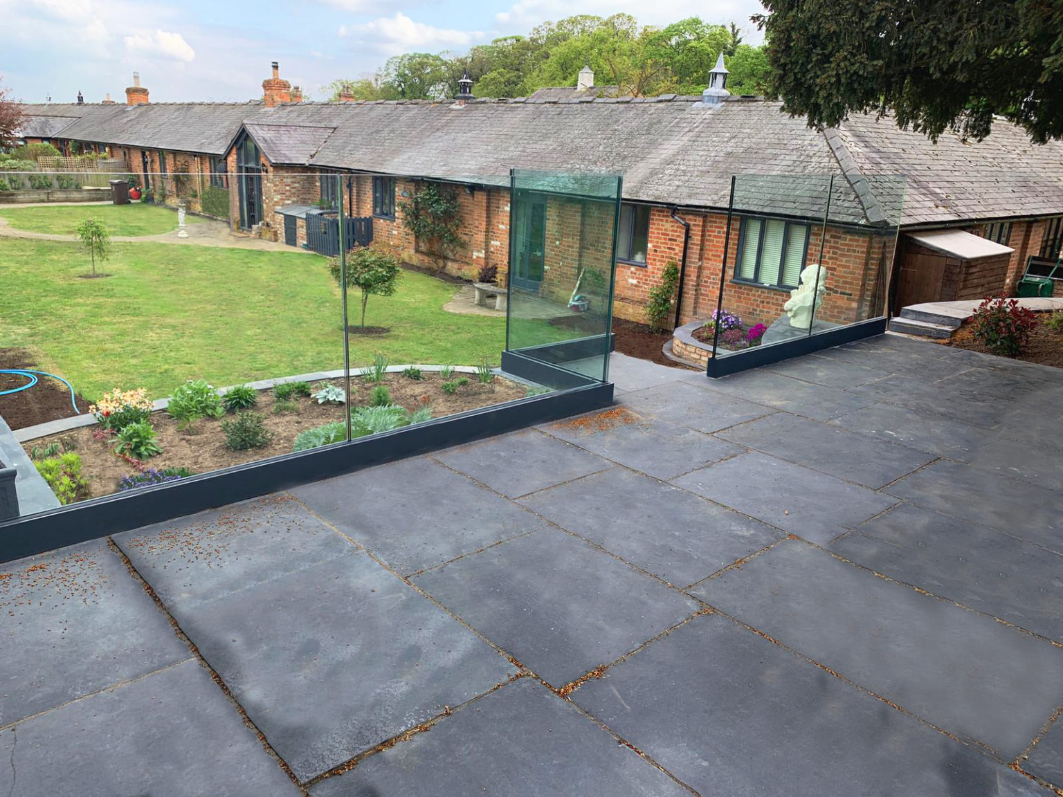 Frameless Glass Channel System